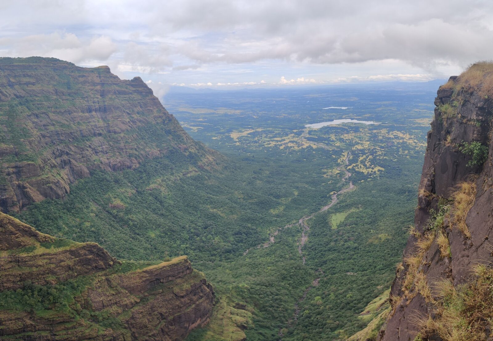 12 Beautiful Traverses in Sahyadri – UltraJourneys